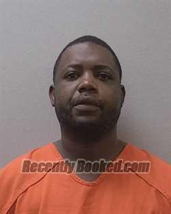 Recent Booking / Mugshot for AVERY SEMAJ THOMPSON in Lexington County ...