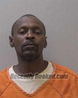 Recent Booking / Mugshot for TRACY KENARD ROWE in Lexington County ...