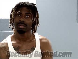 Recent Booking / Mugshot for MALIK TYSHAWN REAVES in Marion County ...