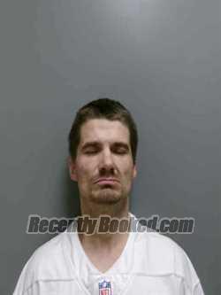 Recent Booking / Mugshot for NICHOLAS WAYNE BURGESS in Lee County, Iowa