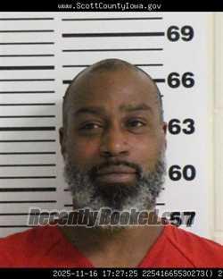 Recent Booking / Mugshot for VINCENT RAYNARD MORROW in Scott County, Iowa