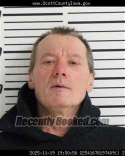 Recent Booking / Mugshot for DANIEL LLOYD SCHARFENBERG in Scott County ...