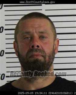 Recent Booking / Mugshot for CHRISTOPHER EUGENE ERWIN in Scott County, Iowa