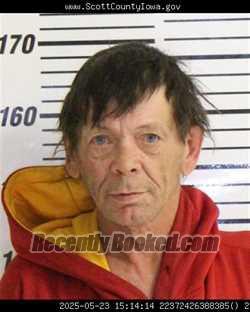 Recent Booking / Mugshot for KENT ALLEN HELBLE in Scott County, Iowa