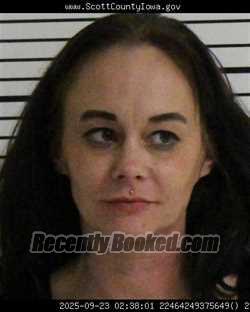Recent Booking / Mugshot for COURTNEY MARIE LUND in Scott County, Iowa