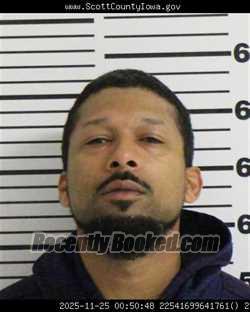 Recent Booking / Mugshot for MICHAEL JAMAL COSEY in Scott County, Iowa