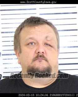 Recent Booking / Mugshot for ERIC NATHAN SERRES in Scott County, Iowa