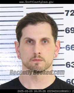Recent Booking / Mugshot for AUSTIN LEE ROBINSON in Scott County, Iowa