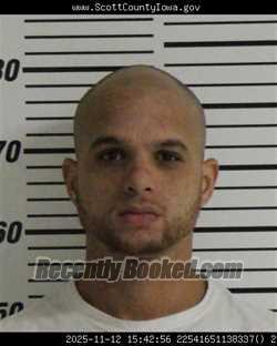 Recent Booking / Mugshot for SHAWN ANTHONY CADE in Scott County, Iowa