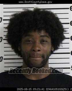 Recent Booking / Mugshot for NICHOLAS D ANGELO SMITH in Scott County, Iowa
