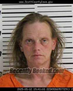 Recent Booking / Mugshot for VERONICA FAYE GATLIN in Scott County, Iowa