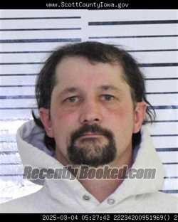 Recent Booking / Mugshot for MICHAEL JAMES PROUD in Scott County, Iowa