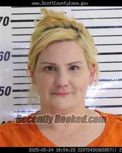 Recent Booking / Mugshot for JENNIFER ROSE ALCALA in Scott County, Iowa