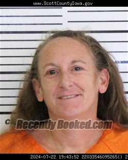 Recent Booking / Mugshot for JENNIFER LEANN ROTH in Scott County, Iowa