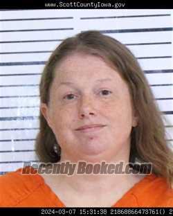 Recent Booking / Mugshot for COLLEEN BETH COVEMAKER in Scott County, Iowa