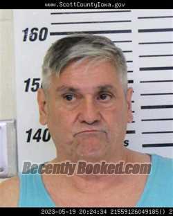 Recent Booking / Mugshot for CARL WAYNE HENSLEY in Scott County, Iowa