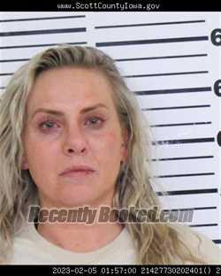 Recent Booking / Mugshot for CAMERON ELIZABETH WOLD in Scott County, Iowa
