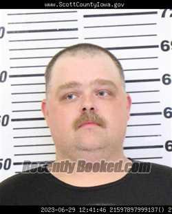 Recent Booking / Mugshot for ADAM MARDELL ANDERSON in Scott County, Iowa