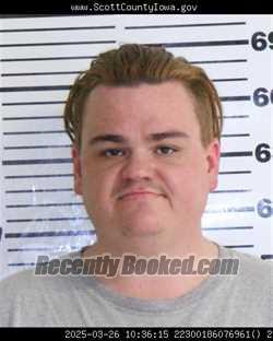 Recent Booking / Mugshot for CHRISTOPHER DOUGLAS THACKER in Scott ...
