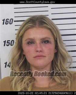 Recent Booking / Mugshot for TAYLOR LYNN COSNER in Scott County, Iowa