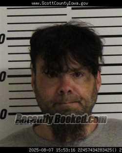 Recent Booking / Mugshot for MATTHEW RAYMOND BILLS in Scott County, Iowa