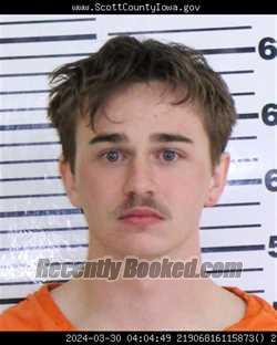 Recent Booking / Mugshot for BENJAMIN LYLE MASON in Scott County, Iowa
