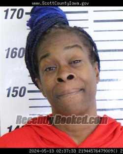 Recent Booking / Mugshot for WAUKESHA RENEA SPENCER in Scott County, Iowa
