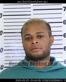 Recent Booking / Mugshot for MICHAEL DEANDRE JOHNSON in Scott County, Iowa