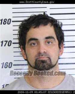 Recent Booking / Mugshot for NICHOLAS DEE LOEHR in Scott County, Iowa