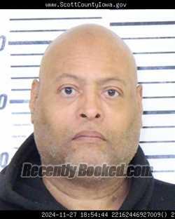 Recent Booking / Mugshot for ERICH DEWAYNE MYLES in Scott County, Iowa