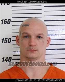 Recent Booking / Mugshot for FREDRICK JOHN SNAPP in Scott County, Iowa