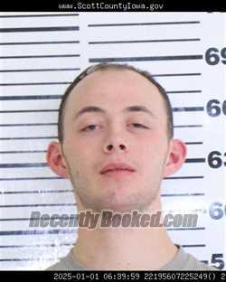 Recent Booking / Mugshot for PAXTON DALE SHEFFER in Scott County, Iowa