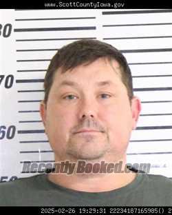 Recent Booking / Mugshot for DUSTIN JAMES DEMUTH in Scott County, Iowa