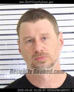 Recent Booking / Mugshot for CHRISTOPHER ALLEN TRUITT in Scott County, Iowa