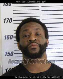 Recent Booking / Mugshot for REGINALD JERARD ALLEN in Scott County, Iowa