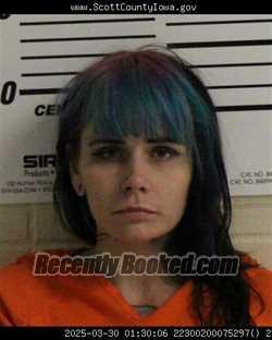 Recent Booking / Mugshot for DESTINY CHEYENNE MAYLONE in Scott County, Iowa