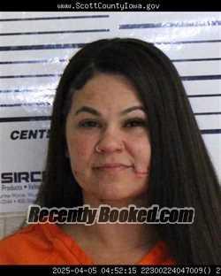 Recent Booking / Mugshot for MANDY NICHOLE SHAW in Scott County, Iowa