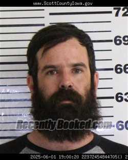Recent Booking / Mugshot for ZACHERY ALAN GUMM in Scott County, Iowa