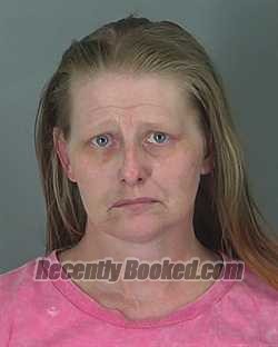 Recent Booking / Mugshot for AMY LYNN MATTHEWS in Spartanburg County ...