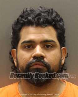 Recent Booking / Mugshot for Manuel Efrain Marquez in Ada County, Idaho