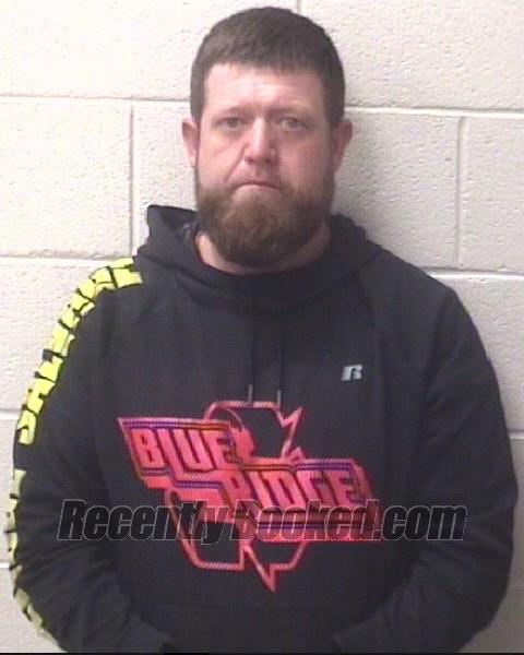 Recent Booking / Mugshot for ERIC SHAWN DAVIS in Alexander County ...