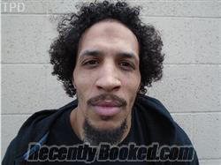 Recent Booking / Mugshot for LAVAIL JR JOHNSON in Kern County, California