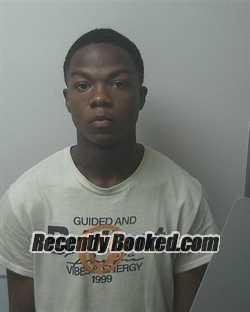 Recent Booking / Mugshot for ZAMIEN JACOB SMALLWOOD in Beaufort County ...