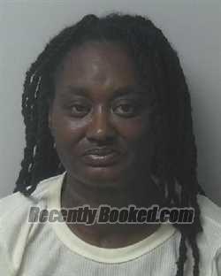 Recent Booking / Mugshot for AYESHA SHQURON MILLER in Beaufort County ...