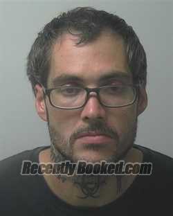 Recent Booking / Mugshot for Zachary Dewayne Robbins in Beaufort County ...