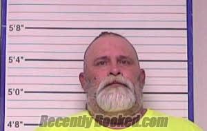 Recent Booking / Mugshot for CHRISTOPHER LEE JORDAN in Bladen County ...