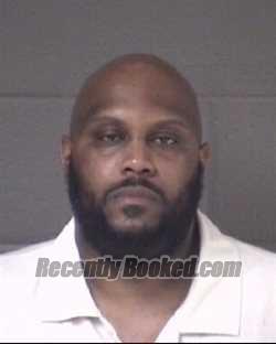 Recent Booking / Mugshot for DARREN DARLQUAN GAINES in Buncombe County ...