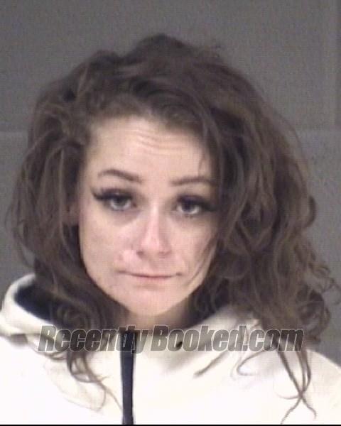 Recent Booking / Mugshot for KAYLA LACHEA METCALF in Buncombe County ...