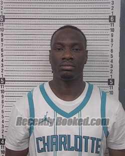 Recent Booking / Mugshot for DIAMOND SHARELL LIPSCOMB in Caldwell ...