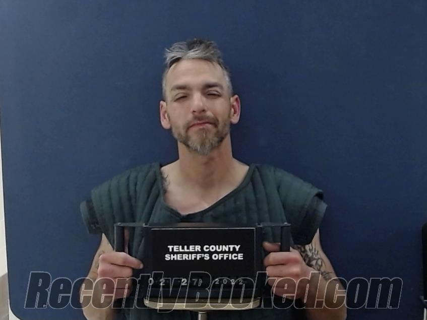 Recent Booking / Mugshot for ELLIOT GENE GILBERT in Teller County, Colorado